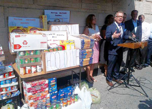 City Council Speaker Joins Councilman Vacca in Pelham Parkway for food ...