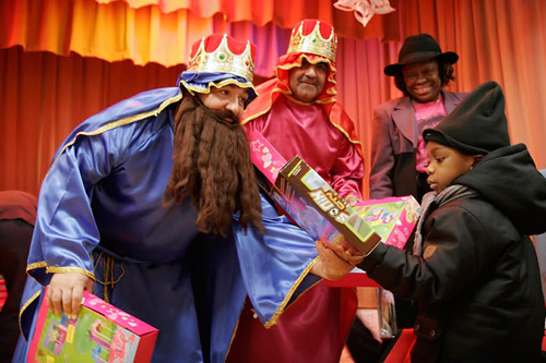 Bronx politicians and P.S.5 celebrate Three Kings Day – Bronx Times