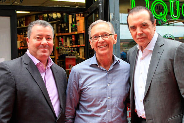 Chazz Palminteri visits Lehigh Wines and Liquors – Bronx Times