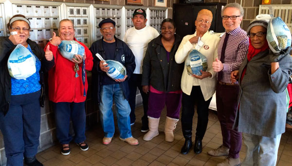 Vacca, MetroPlus Health Distribute Thanksgiving Turkeys – Bronx Times