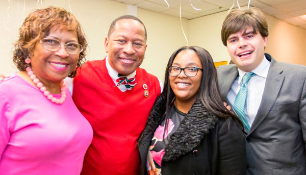 BronxNet Hosts State Senate Debate – Bronx Times