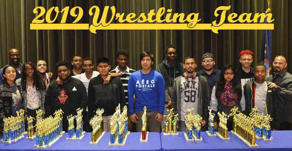 Retired Knicks Player Speaks At NYISE Sports Award – Bronx Times