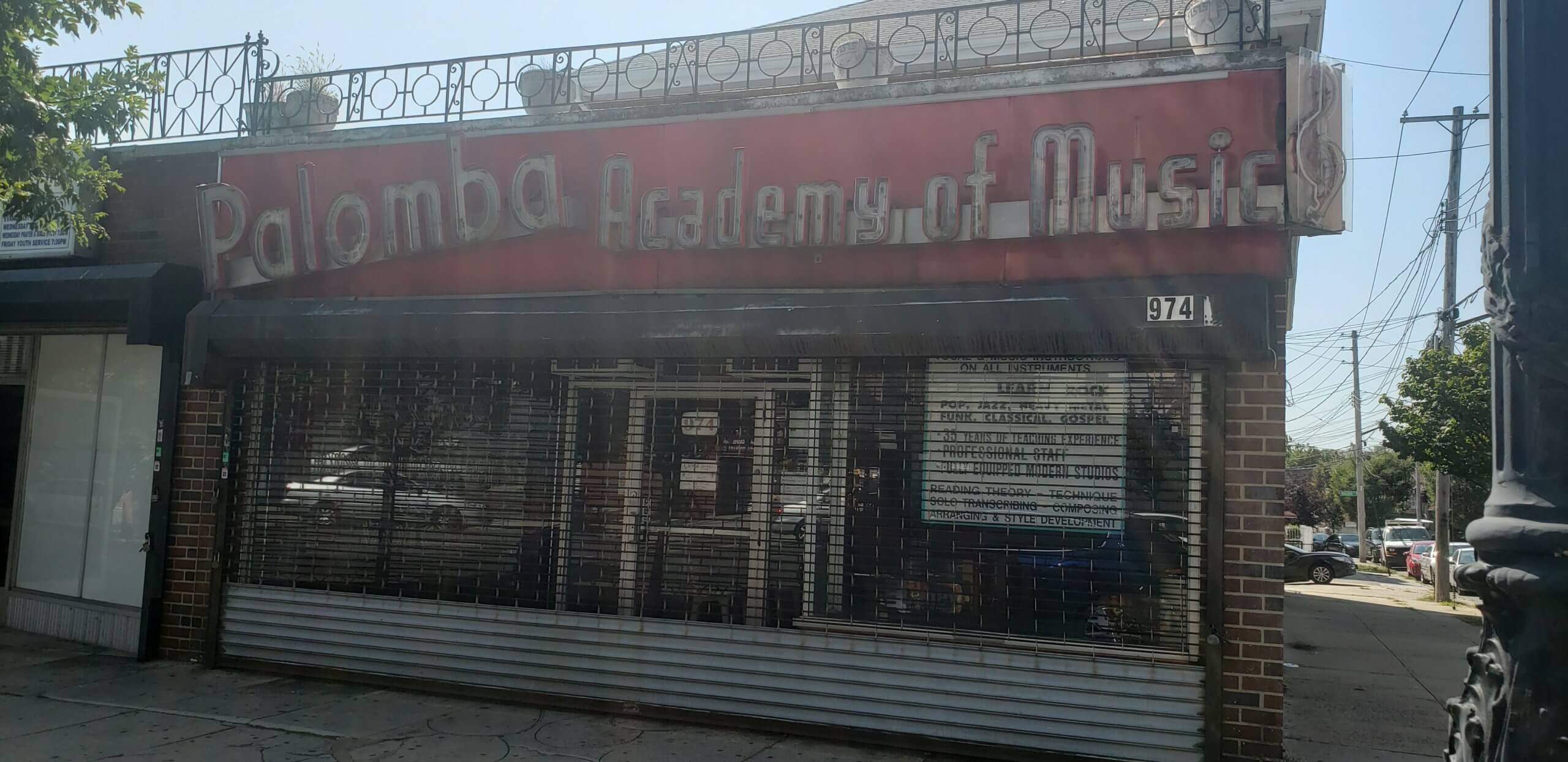 Photographers start Kickstarter campaign to save iconic neon sign in ...