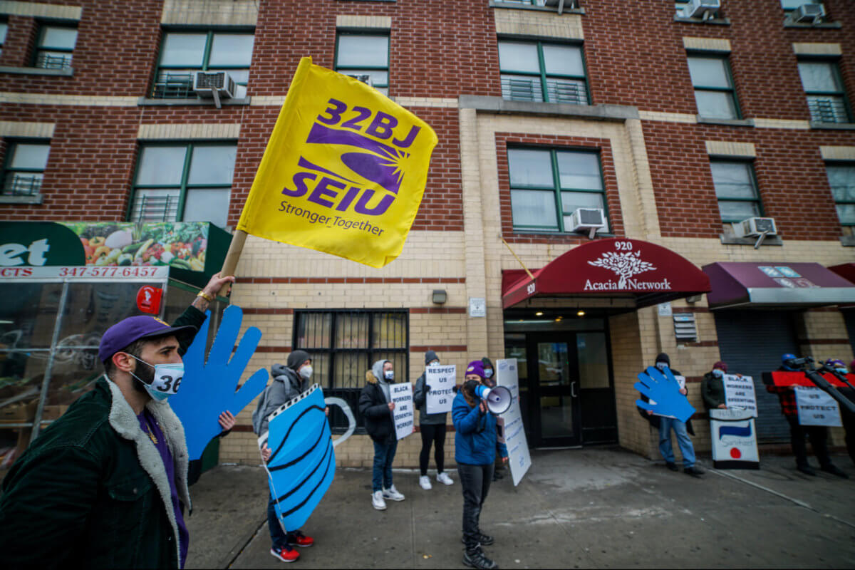 Homeless shelter security officers in Bronx rally to demand COVID-19 ...