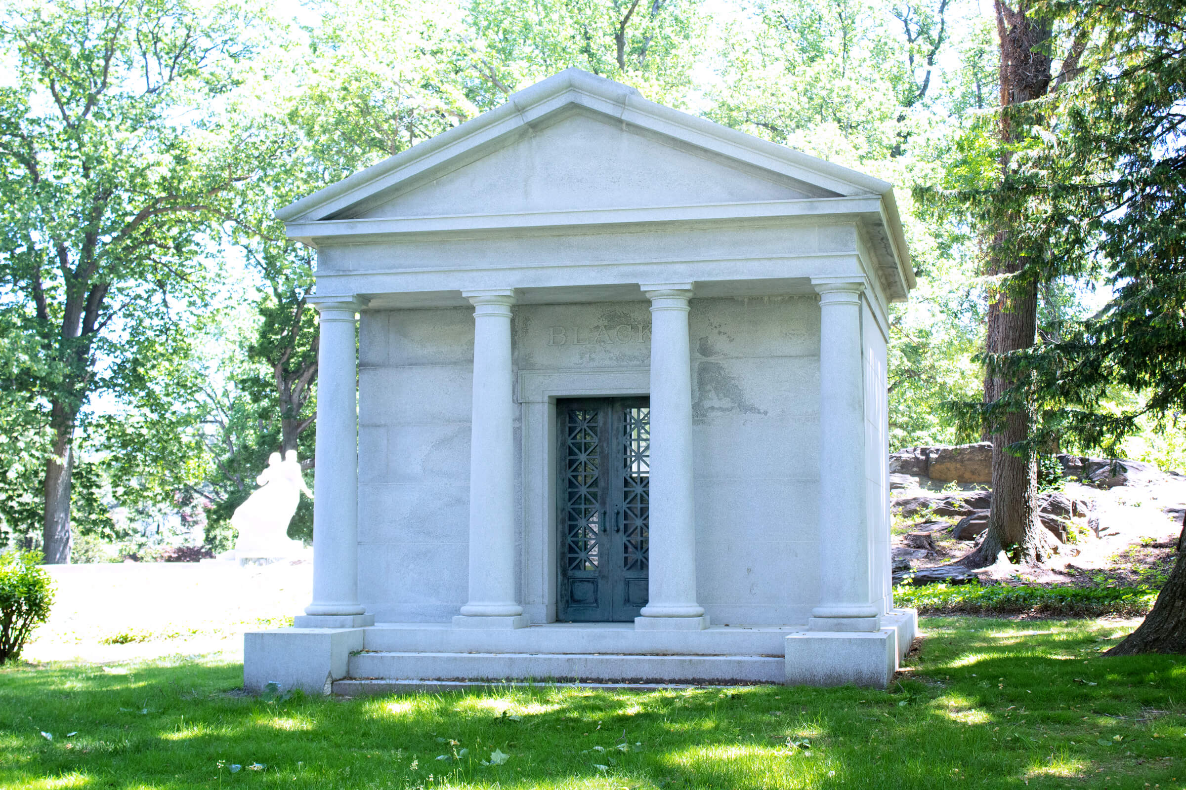 The Woodlawn Cemetery featured on PBS Series ‘World’s Greatest ...
