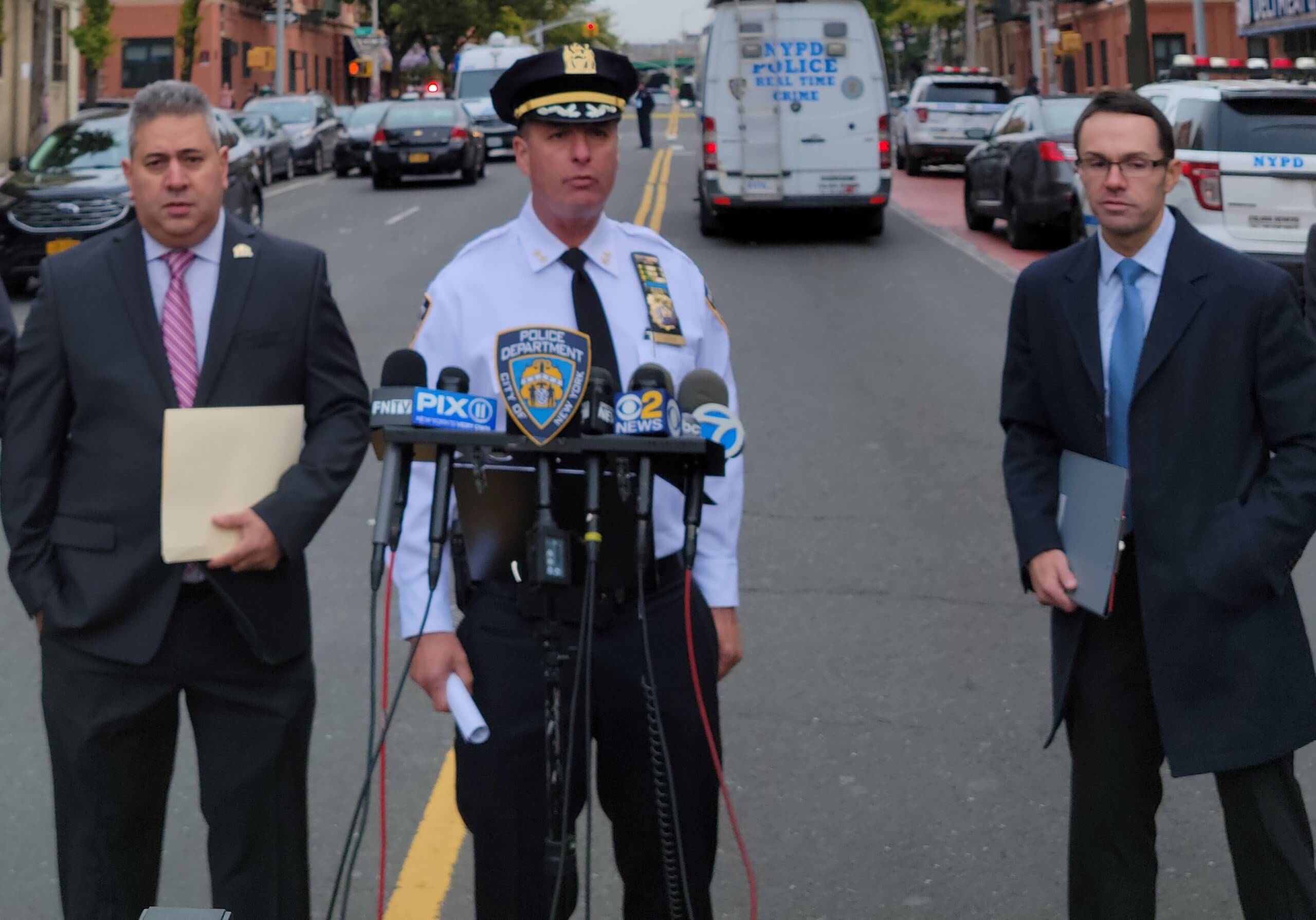 NYPD arrests man linked to four robberies following shootout – Bronx Times