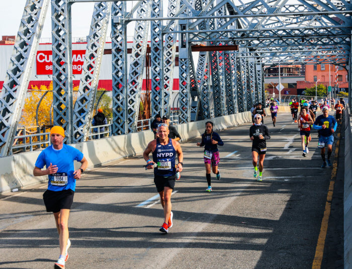 PHOTOS: NYC Marathon runners fly through the Bronx – Bronx Times