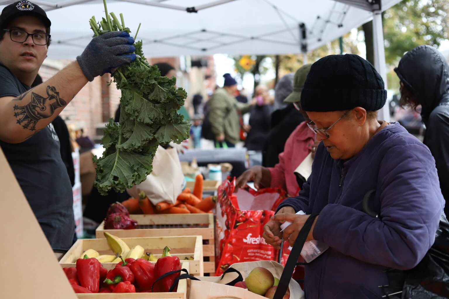 Phipps Neighborhoods and Foodstream Farmers Markets promote food ...