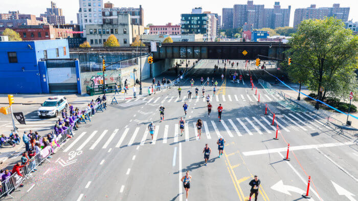 PHOTOS: NYC Marathon runners fly through the Bronx – Bronx Times