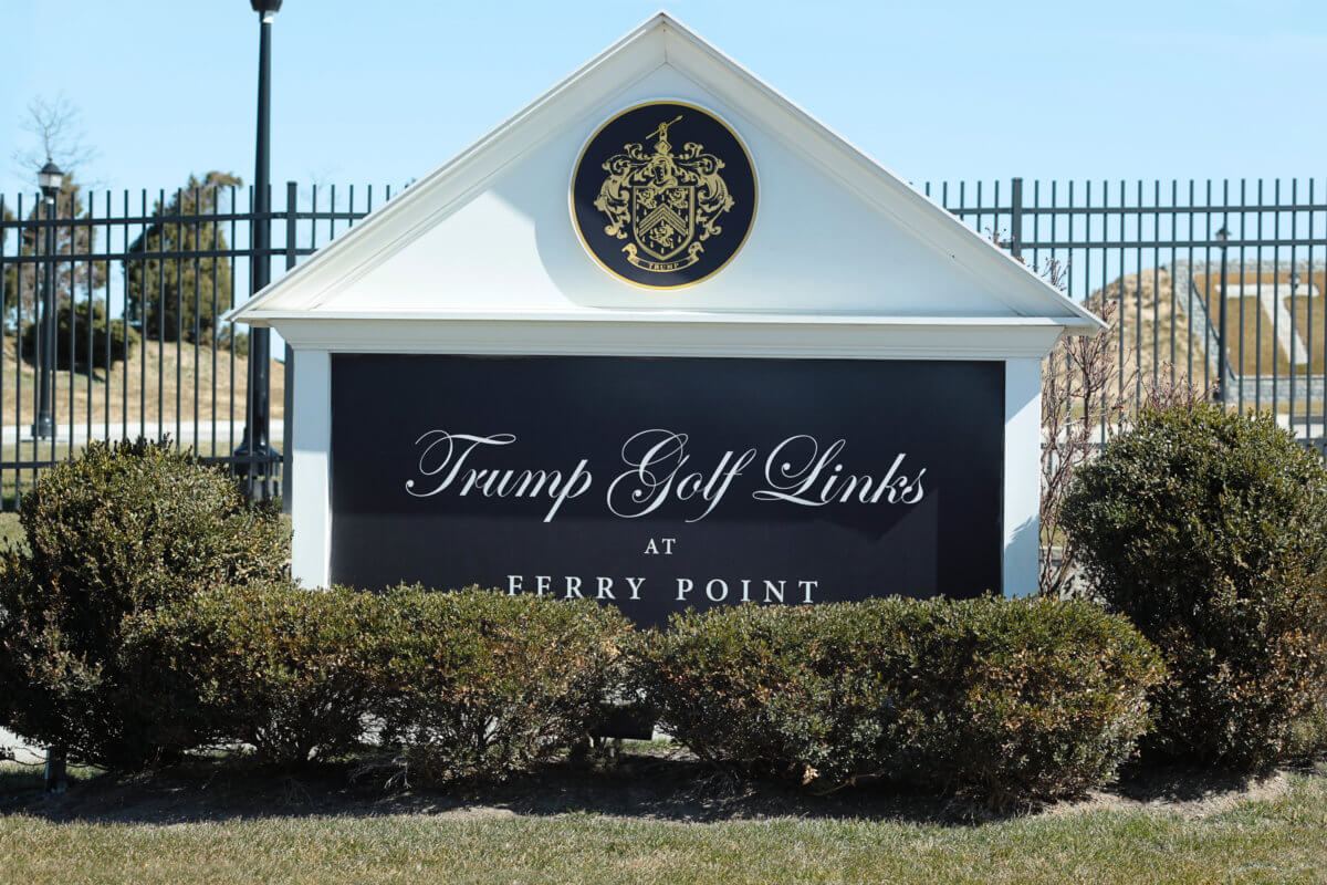Trump firm wins injunction to stop Bronx golf course cancellation ...