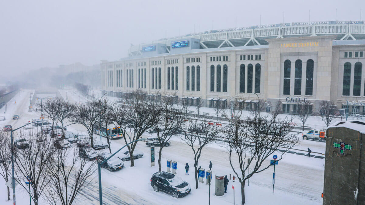 Winter storm pummels NYC, with at least half-foot of snow on ground ...