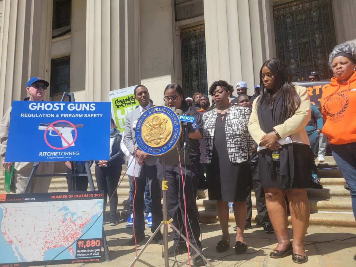 Torres and gun safety advocates announce new federal push to curb ghost ...