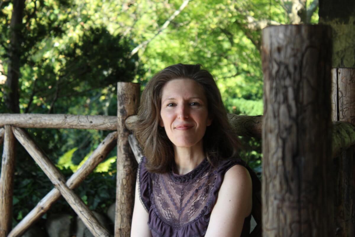 Riverdale artist reinvents herself and captures femininity in her own ...