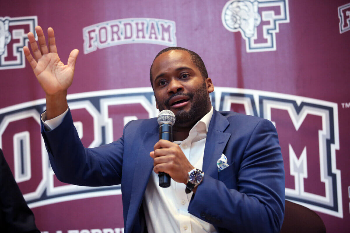 Fordham alumnus returns to discuss new book on navigating the corporate ...