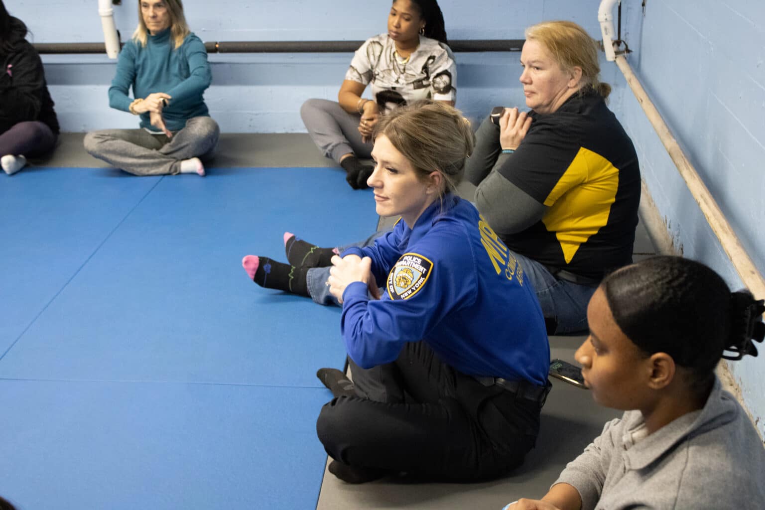 NYPD’s 45th Precinct hosts women’s self defense class – Bronx Times