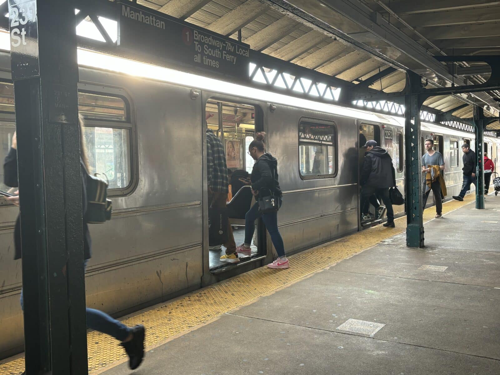 How do Bronx riders and MTA employees feel about the National Guard ...