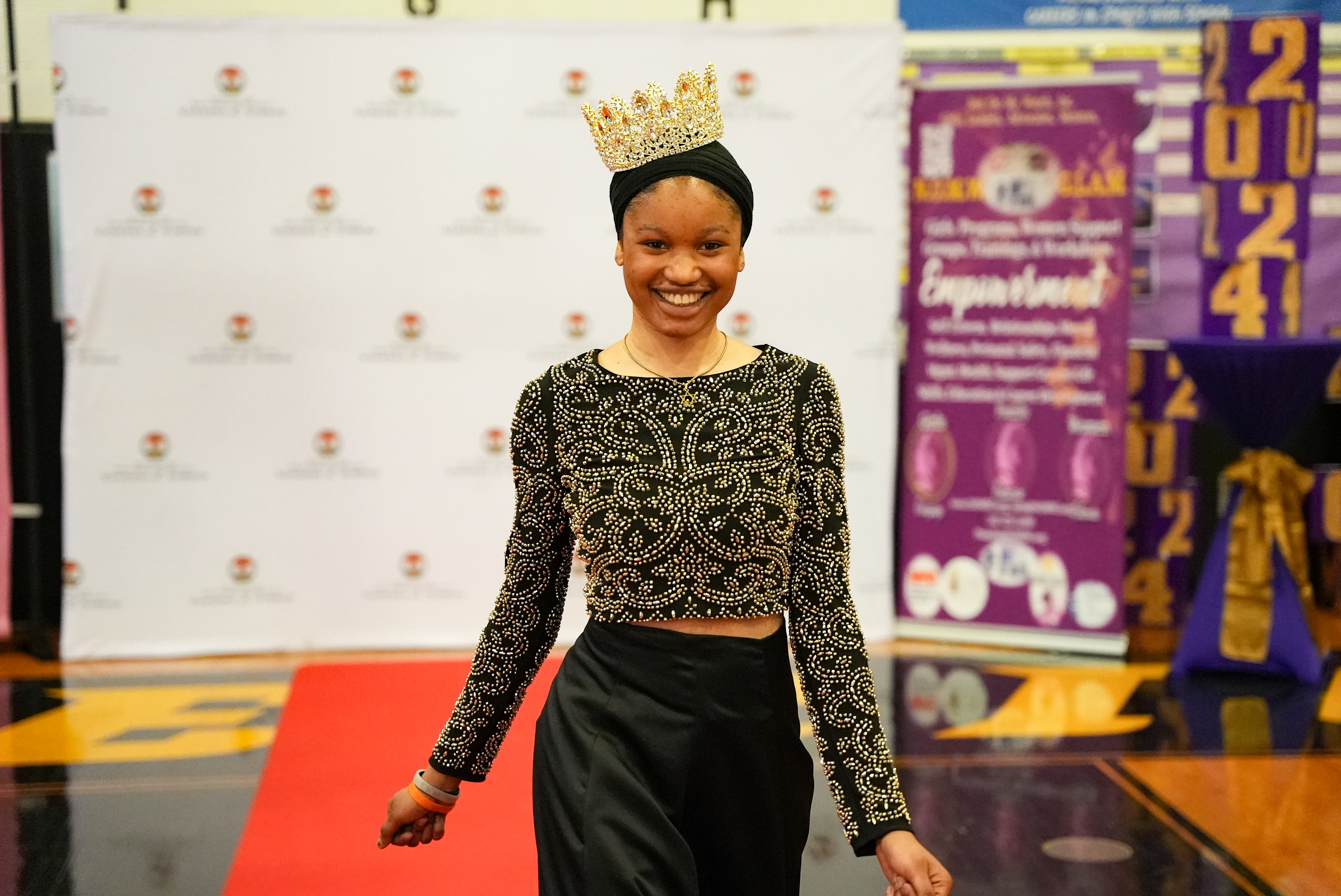 Bronx borough president’s annual prom dress giveaway a huge success ...