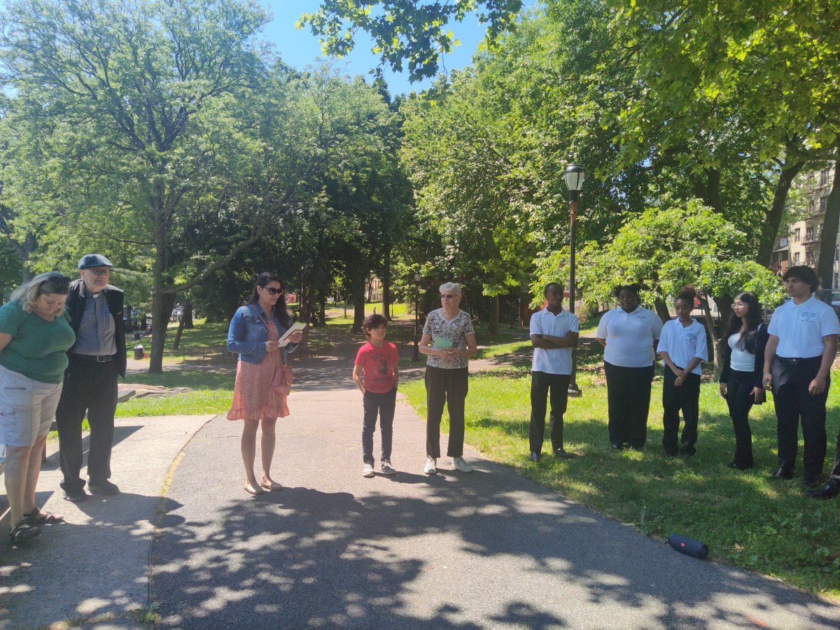 Kingsbridge Heights neighbors remember Bronxites who died of COVID ...