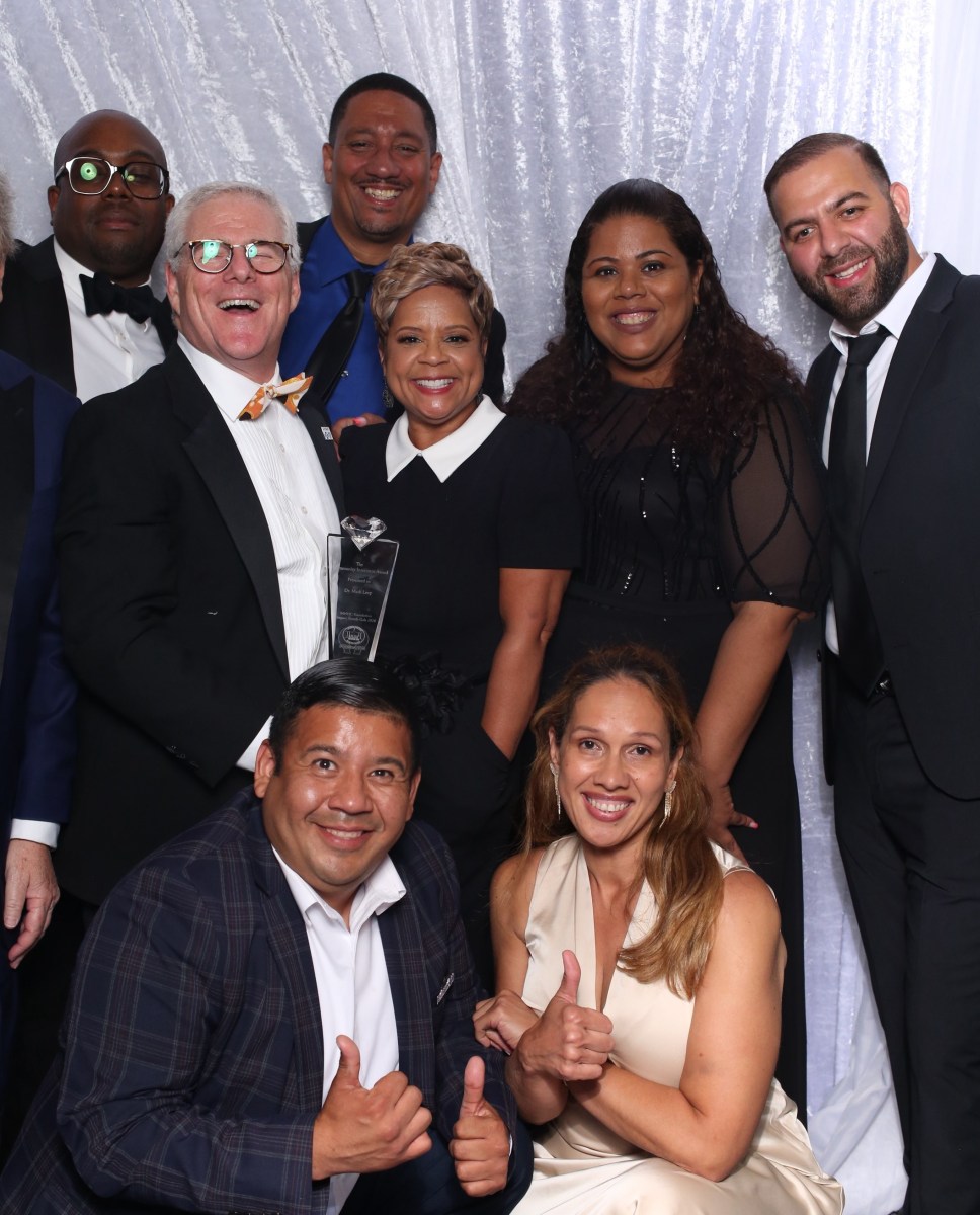 Dr. Mark Levy honored with Morris Heights Health Center Community Innovator award – Bronx Times
