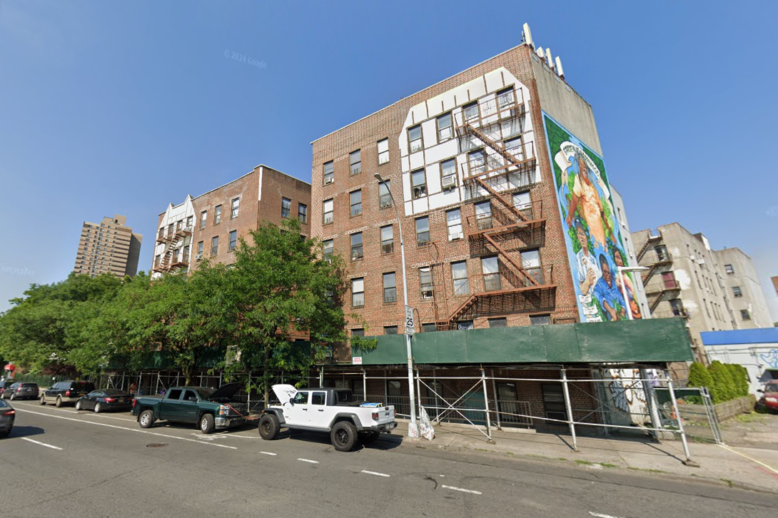 10-Year-Old girl dies after fall from Bronx apartment building – Bronx ...