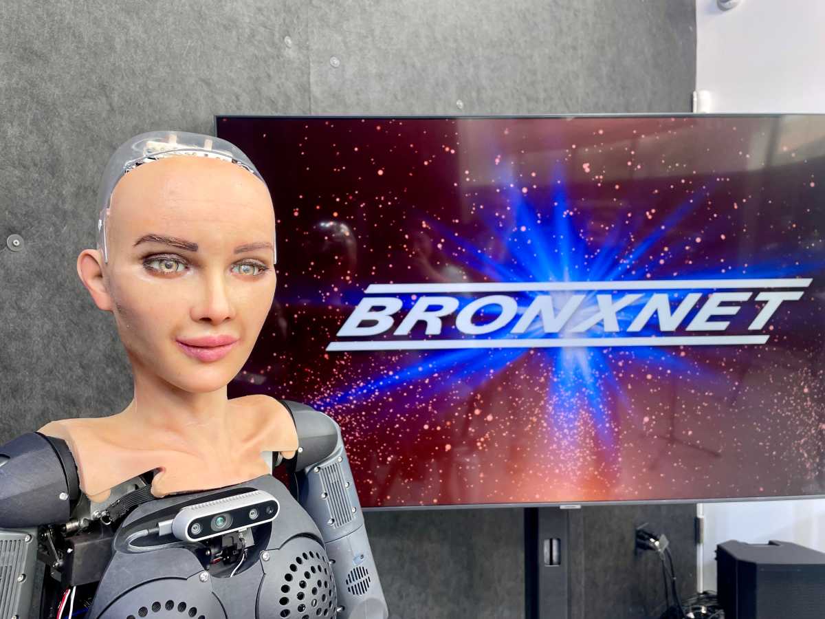 World-renowned AI robot SOPHIA films music video at BronxNet Studios ...