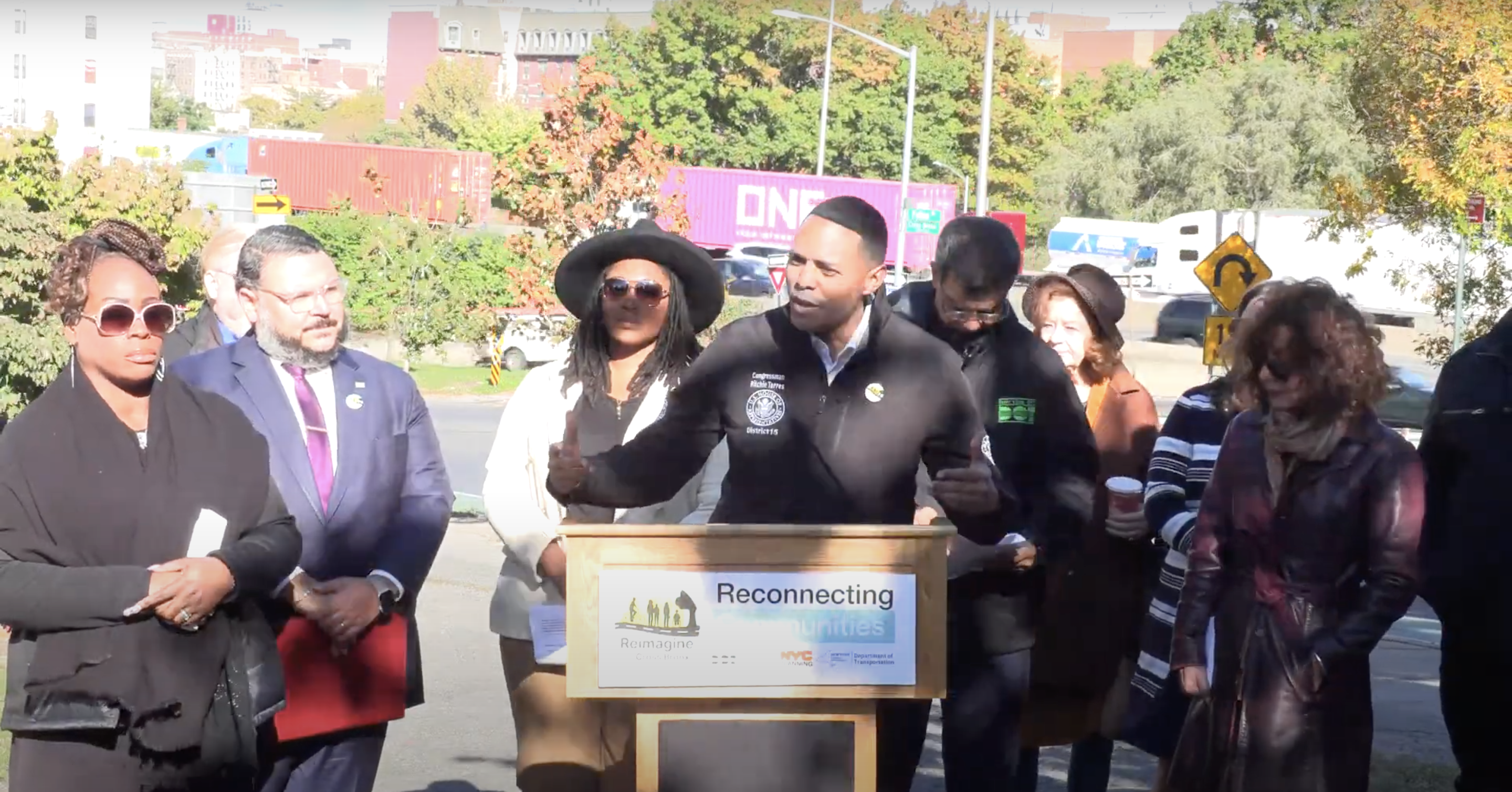 DOT officials unveil proposals to cap the Cross Bronx Expressway, add ...