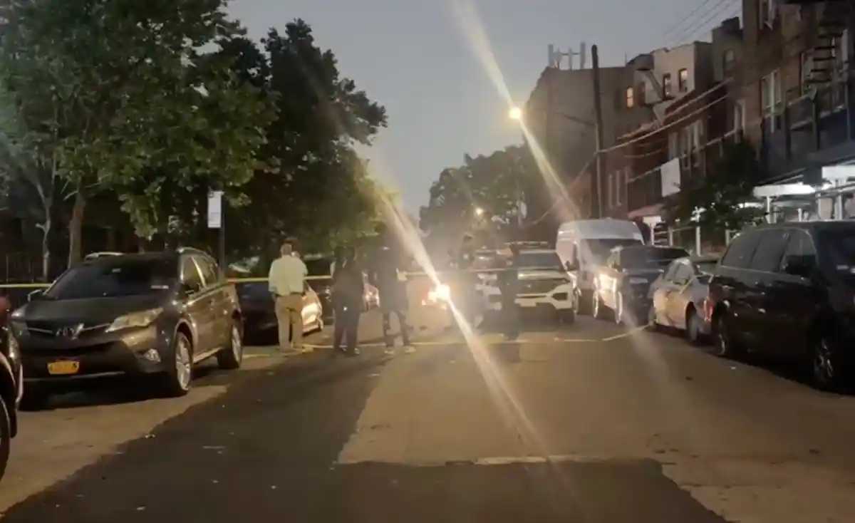 Bronx shooting suspect still at large for gunning down man near home ...