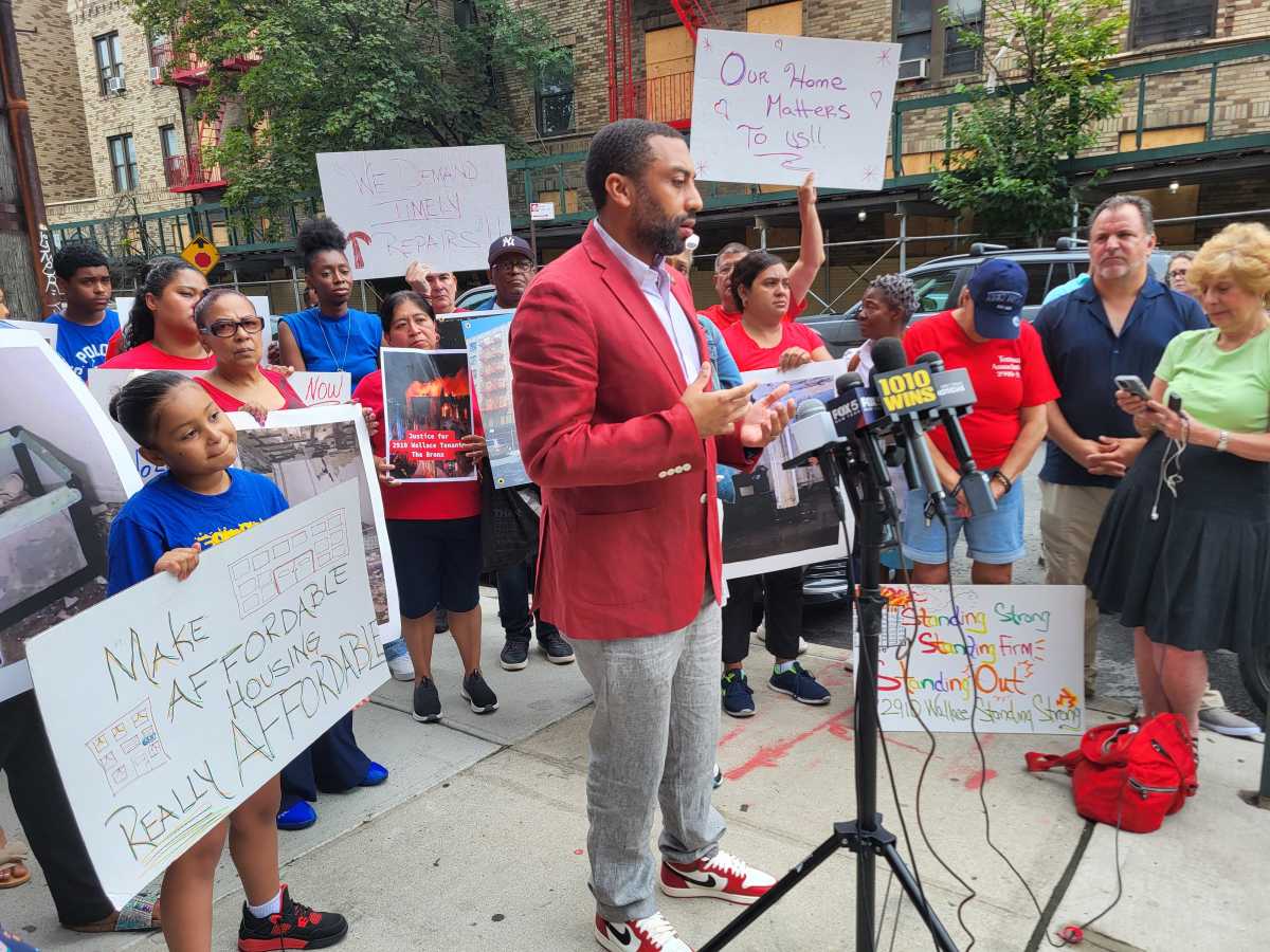 Displaced Allerton fire victims rally for third time for housing ...