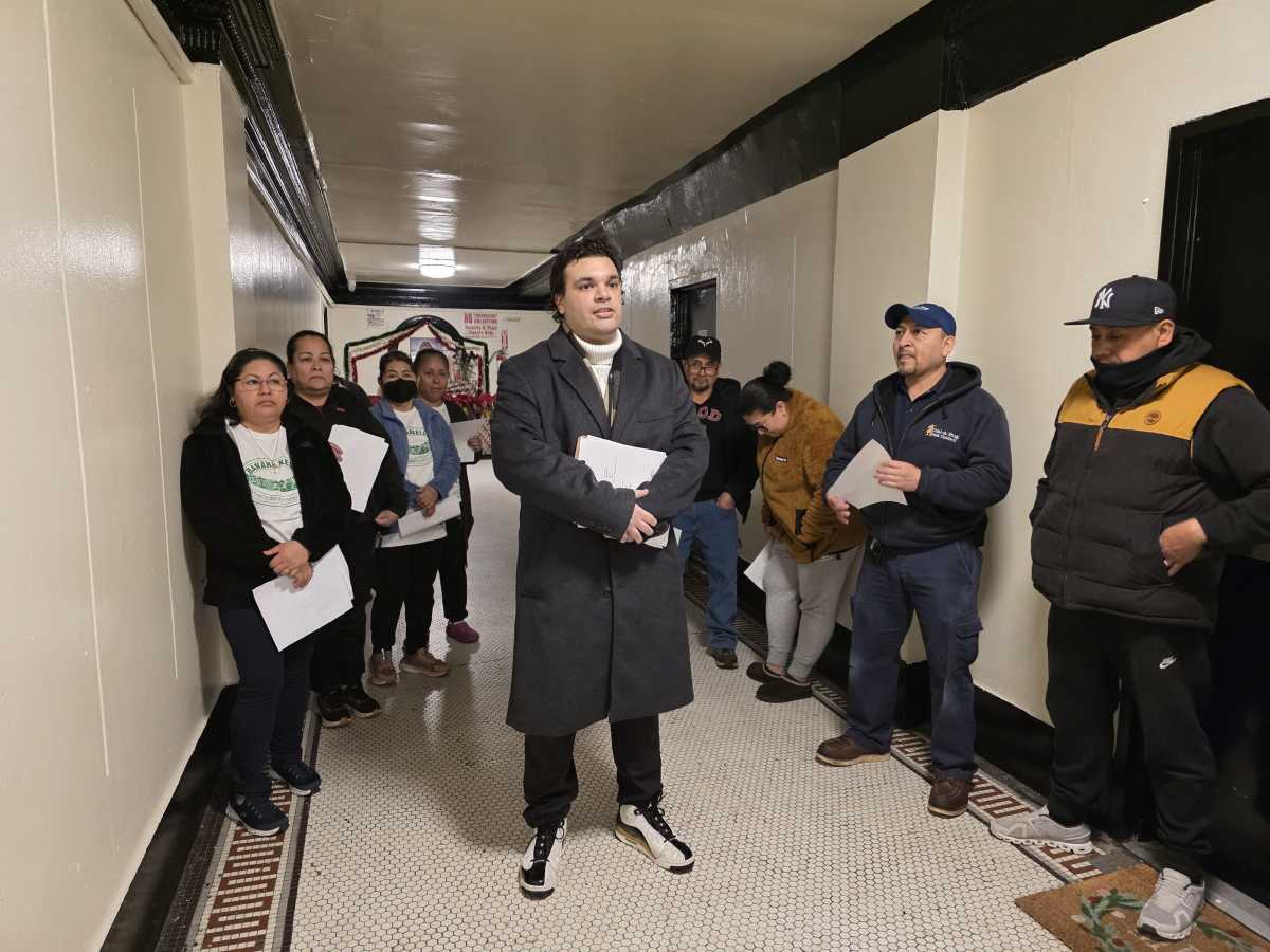 Hunts Point tenants hold rally against David Tennenbaum, one of city’s ...